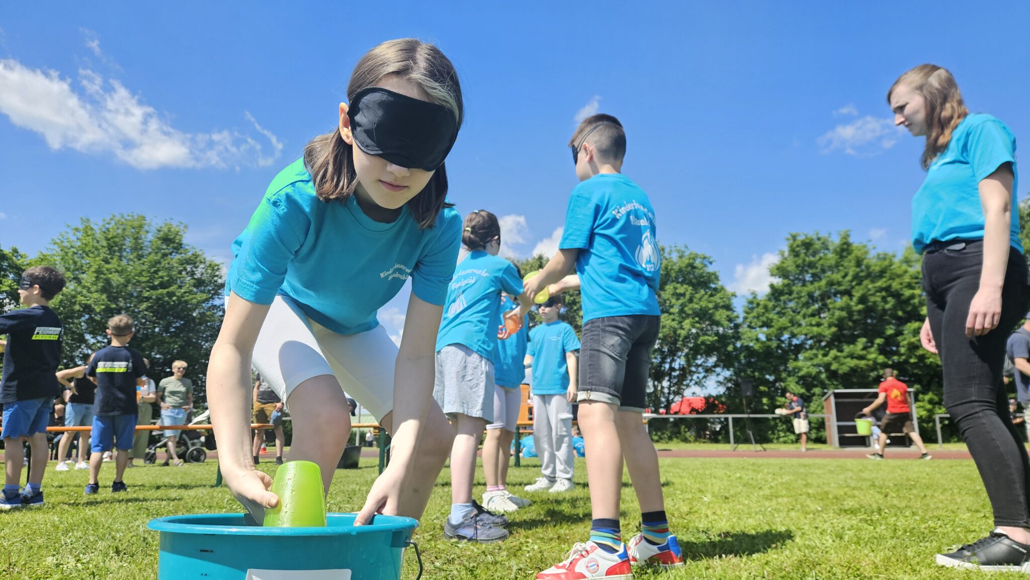300 Kinder beim Spiel ohne Grenzen – Kreisbrandinspektion Amberg-Sulzbach
