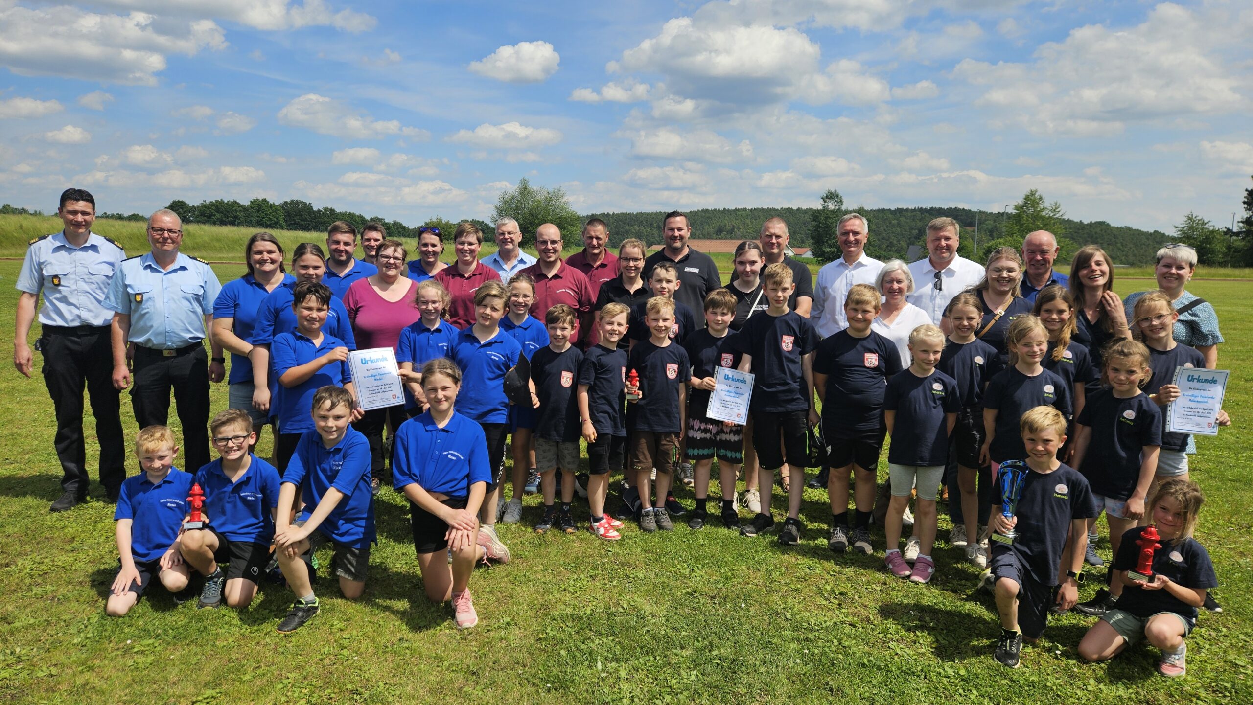300 Kinder beim Spiel ohne Grenzen – Kreisbrandinspektion Amberg-Sulzbach